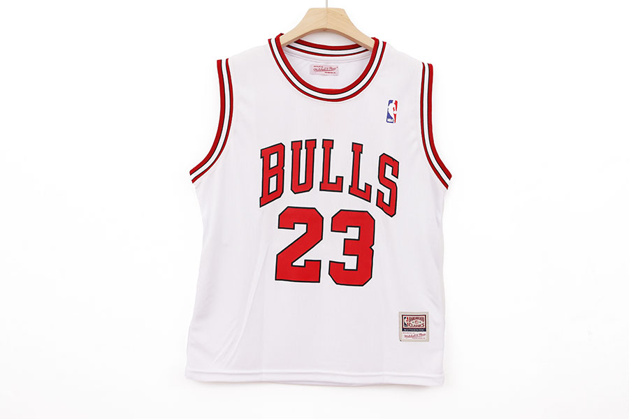 CHICAGO BULLS 23 JORDAN WHITE JERSEY CHICAGO BULLS 23 JORDAN WHITE JERSEY